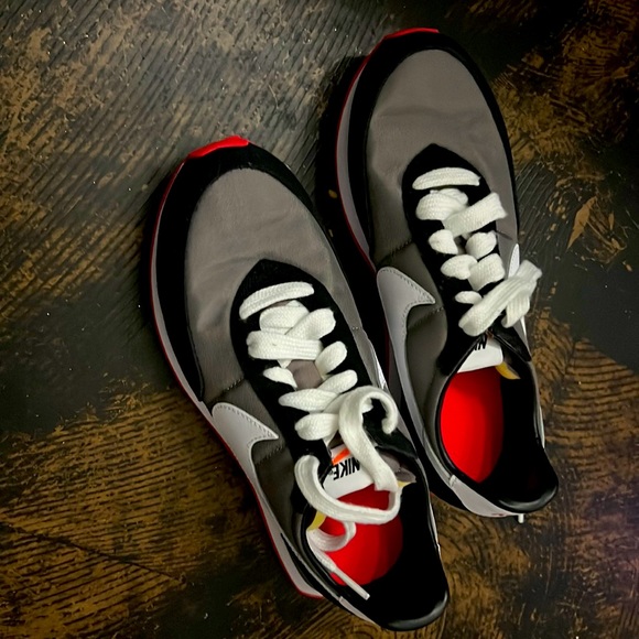 Nike | Shoes | Nike Tailwind Gray With Red Bottom | Poshmark